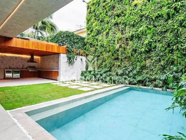 Casa / Sobrado para Venda em São Paulo/SP Jardim América 5 Quartos