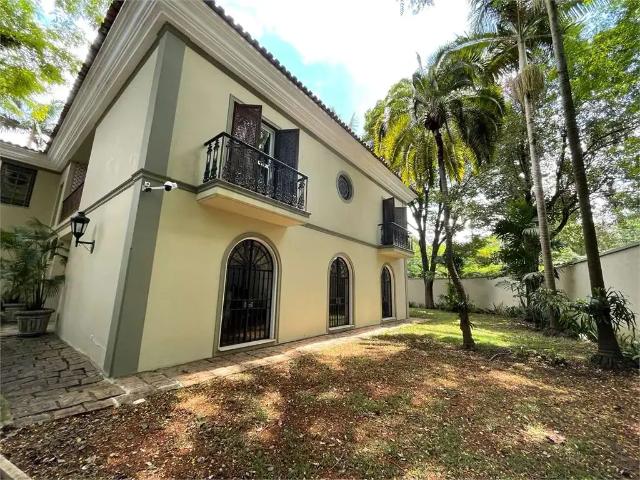 Casa / Sobrado para Venda em São Paulo/SP Jardim América 5 Quartos