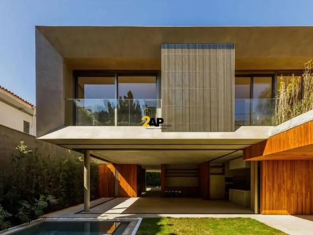 Casa / Sobrado para Venda em São Paulo/SP Jardim América 5 Quartos