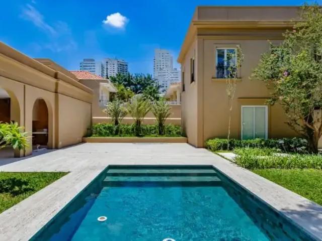 Casa / Sobrado para Venda em São Paulo/SP Jardim América 5 Quartos