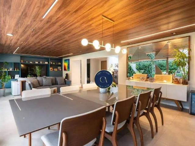 Casa / Sobrado para Venda em São Paulo/SP Jardim América 5 Quartos