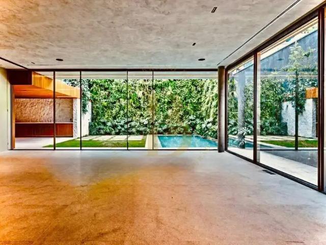 Casa / Sobrado para Venda em São Paulo/SP Jardim América 5 Quartos