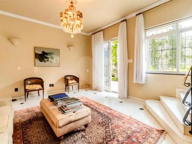 Casa / Sobrado para Venda em São Paulo/SP Jardim América 5 Quartos