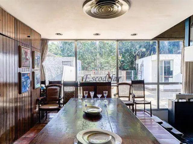 Casa / Sobrado para Venda em São Paulo/SP Jardim América 5 Quartos