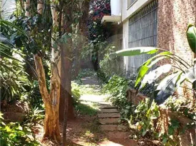 Casa / Sobrado para Venda em São Paulo/SP Jardim América 5 Quartos