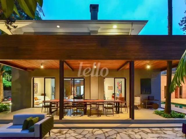 Casa / Sobrado para Venda em São Paulo/SP Jardim América 6 Quartos
