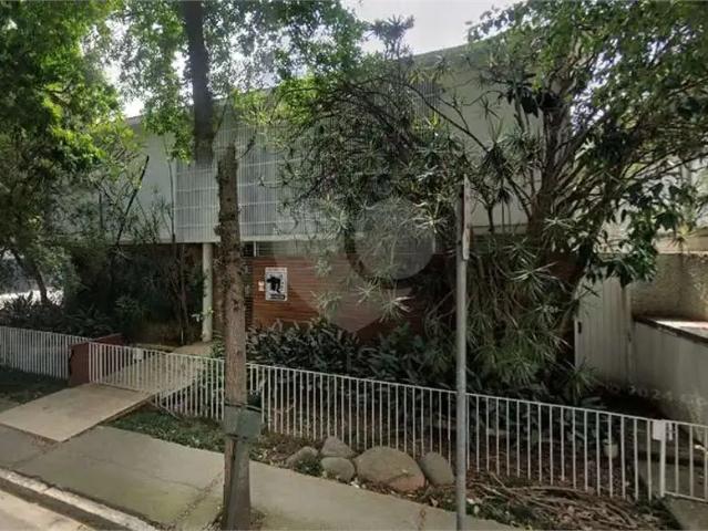 Casa / Sobrado para Venda em São Paulo/SP Jardim América 6 Quartos