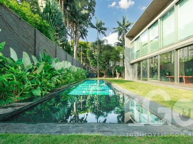 Casa / Sobrado para Venda em São Paulo/SP Jardim América 3 Quartos