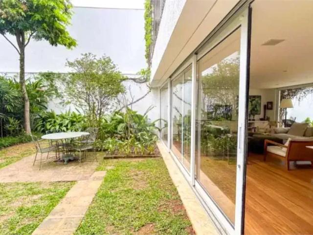 Casa / Sobrado para Venda em São Paulo/SP Jardim América 3 Quartos