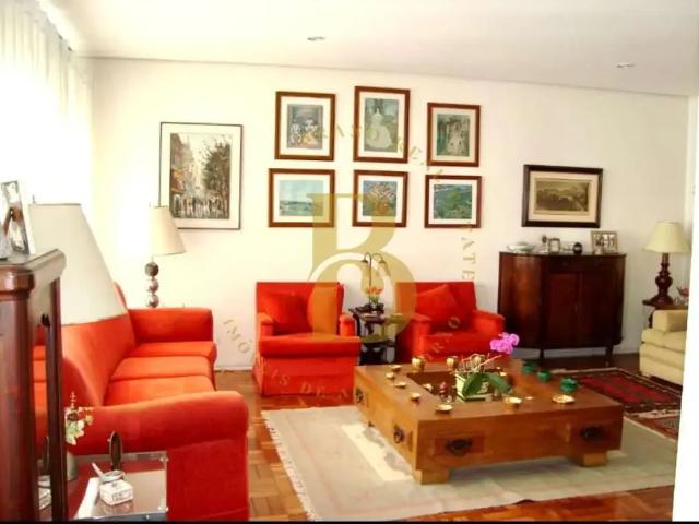 Casa / Sobrado para Venda em São Paulo/SP Jardim América 3 Quartos