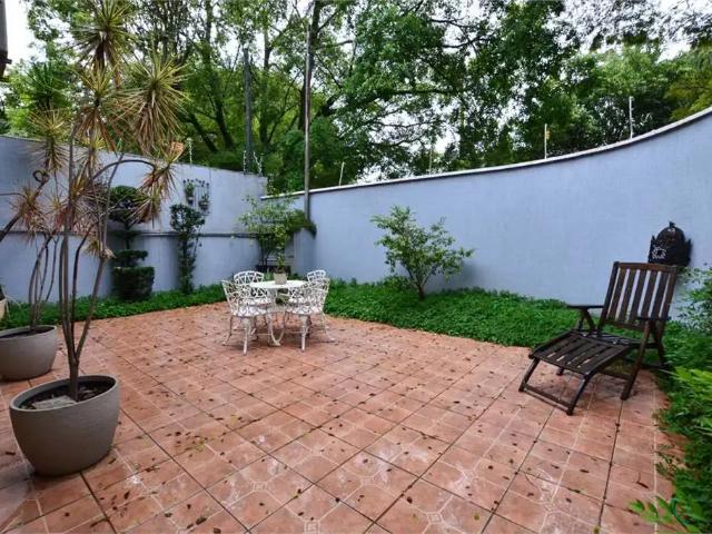 Casa / Sobrado para Venda em São Paulo/SP Jardim América 3 Quartos