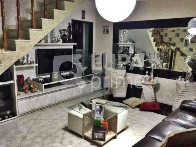 Casa / Sobrado para Venda em São Paulo/SP Jardim Guanca 3 Quartos