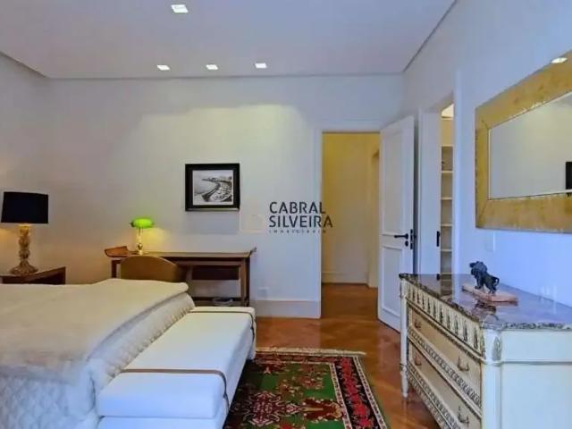 Casa / Sobrado para Venda em São Paulo/SP Jardim Guedala 4 Quartos