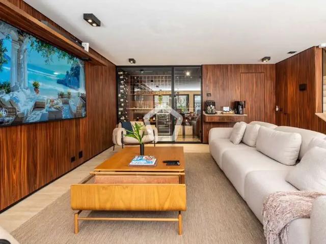 Casa / Sobrado para Venda em São Paulo/SP Jardim Guedala 6 Quartos