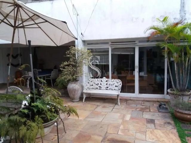 Casa / Sobrado para Venda em São Paulo/SP Jardim Guedala 6 Quartos