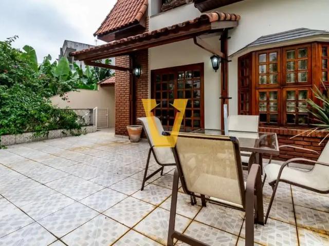 Casa / Sobrado para Venda em São Paulo/SP Jardim das Vertentes 4 Quartos