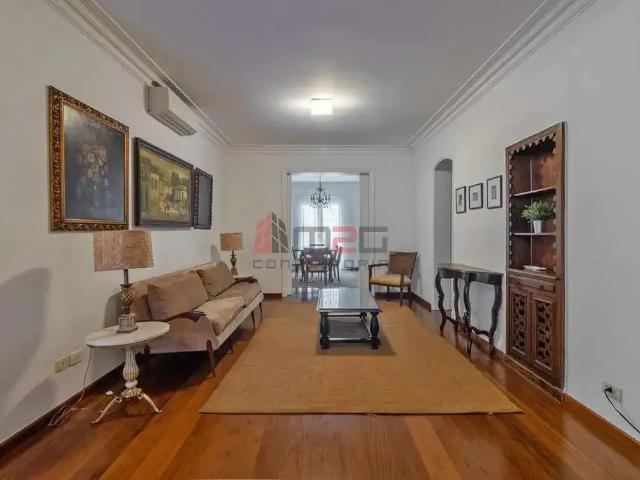 Casa / Sobrado para Venda em São Paulo/SP Jardim Europa 3 Quartos