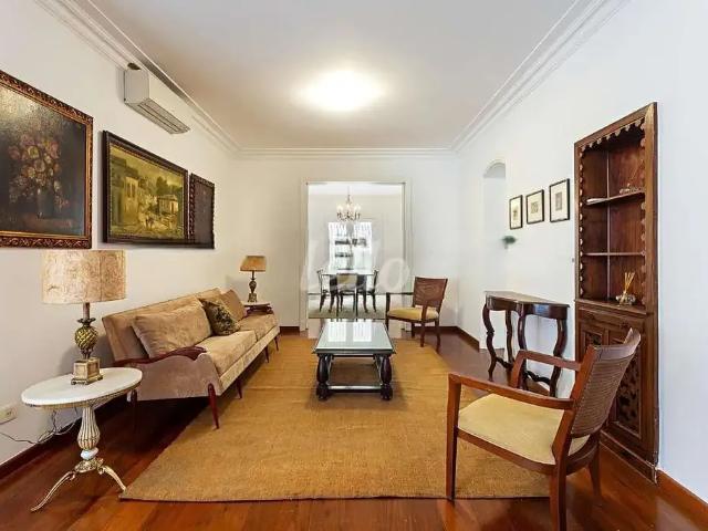 Casa / Sobrado para Venda em São Paulo/SP Jardim Europa 3 Quartos