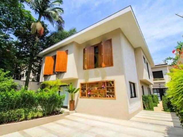 Casa / Sobrado para Venda em São Paulo/SP Jardim Europa 3 Quartos