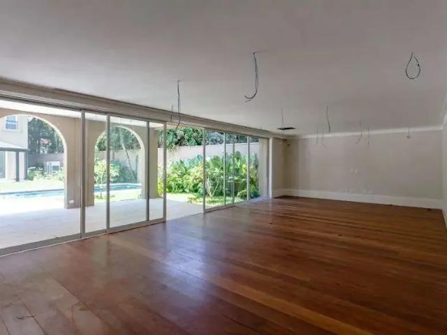 Casa / Sobrado para Venda em São Paulo/SP Jardim Europa 4 Quartos
