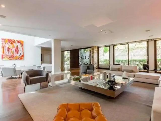 Casa / Sobrado para Venda em São Paulo/SP Jardim Europa 4 Quartos