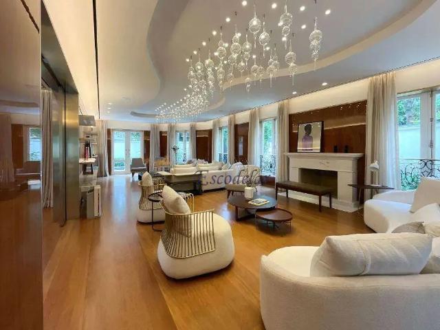 Casa / Sobrado para Venda em São Paulo/SP Jardim Europa 4 Quartos