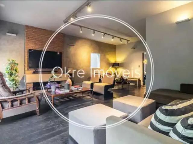 Casa / Sobrado para Venda em São Paulo/SP Jardim Europa 4 Quartos