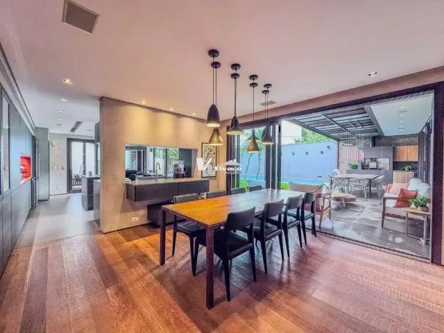 Casa / Sobrado para Venda em São Paulo/SP Jardim Europa 5 Quartos