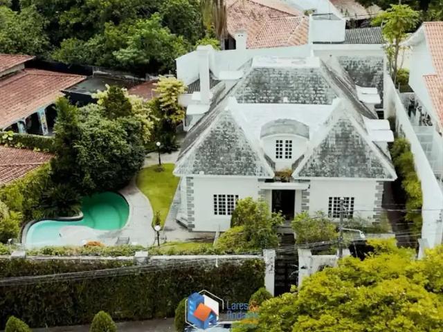 Casa / Sobrado para Venda em São Paulo/SP Morumbi 5 Quartos