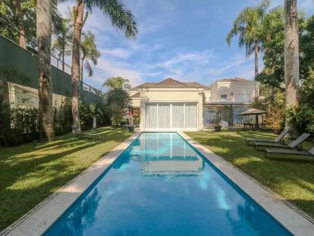 Casa / Sobrado para Venda em São Paulo/SP Jardim Leonor 5 Quartos