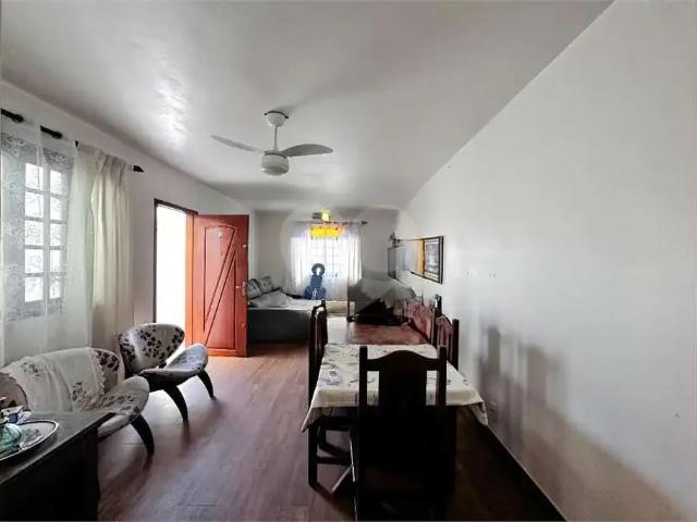 Casa / Sobrado para Venda em São Paulo/SP Campo Limpo 3 Quartos