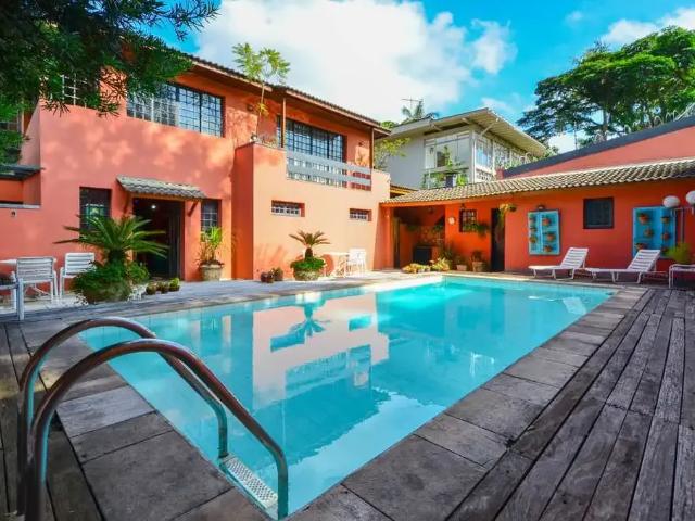 Casa / Sobrado para Venda em São Paulo/SP Jardim Morumbi 4 Quartos