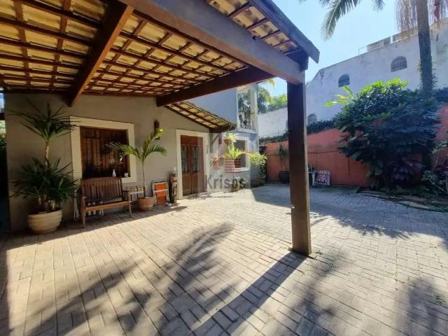 Casa / Sobrado para Venda em São Paulo/SP Jardim Morumbi 4 Quartos