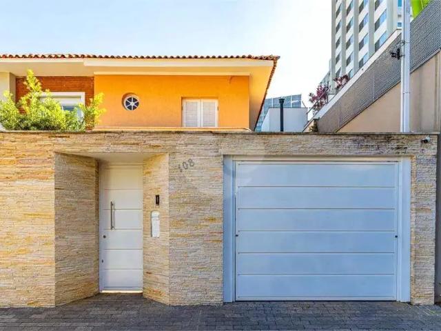 Casa / Sobrado para Venda em São Paulo/SP Jardim Europa 4 Quartos