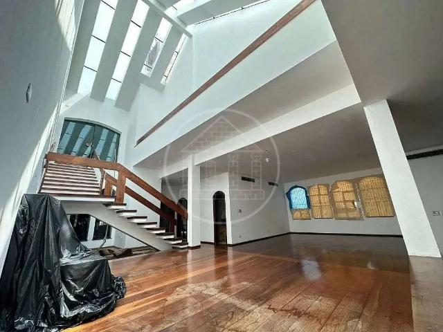 Casa / Sobrado para Venda em São Paulo/SP Jardim Prudência 5 Quartos