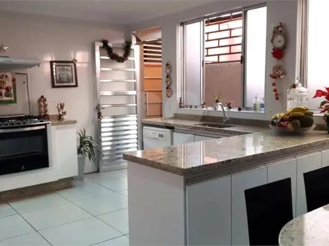 Casa / Sobrado para Venda em São Paulo/SP Limão 6 Quartos