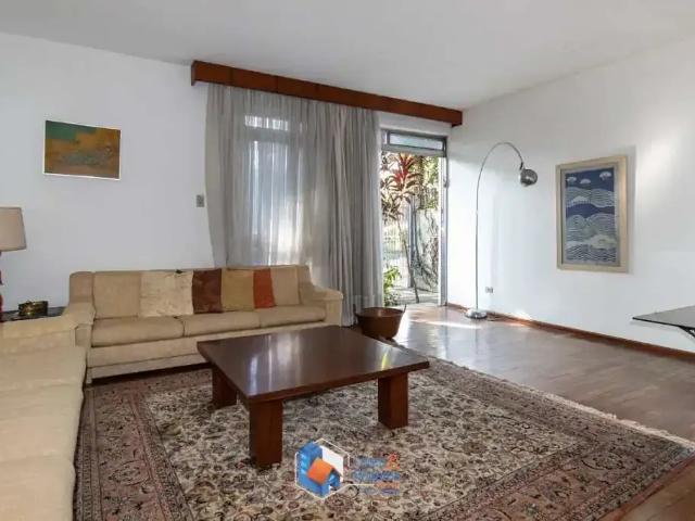 Casa / Sobrado para Venda em São Paulo/SP Moema 5 Quartos