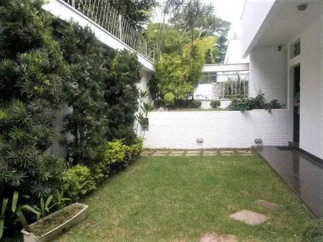Casa / Sobrado para Venda em São Paulo/SP Moema 3 Quartos