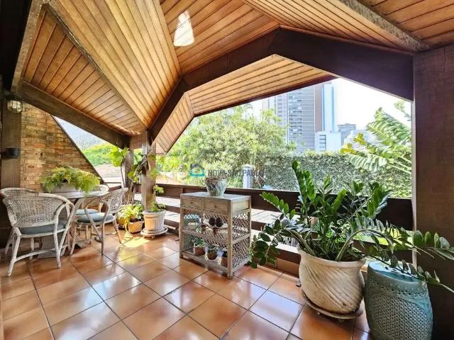 Casa / Sobrado para Venda em São Paulo/SP Moema 3 Quartos
