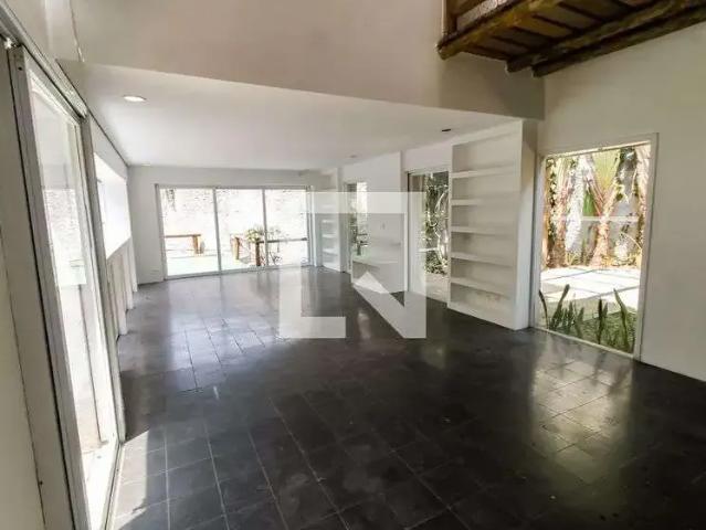 Casa / Sobrado para Venda em São Paulo/SP Morumbi 3 Quartos