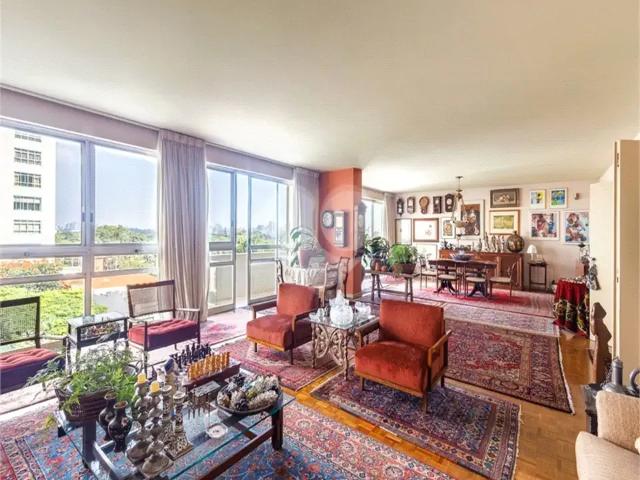 Casa / Sobrado para Venda em São Paulo/SP Morumbi 4 Quartos
