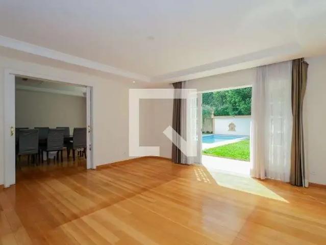 Casa / Sobrado para Venda em São Paulo/SP Morumbi 4 Quartos