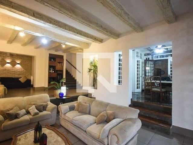 Casa / Sobrado para Venda em São Paulo/SP Morumbi 4 Quartos