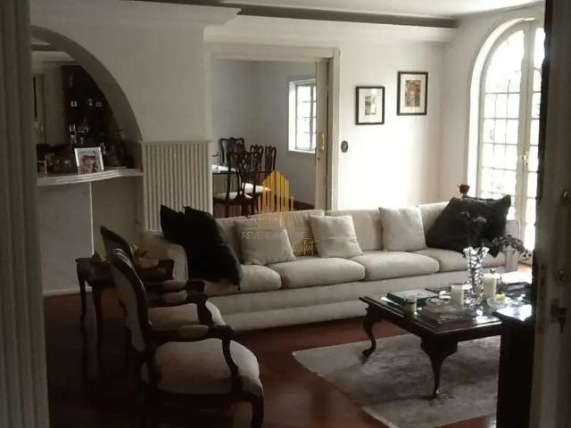 Casa / Sobrado para Venda em São Paulo/SP Morumbi 4 Quartos