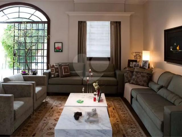 Casa / Sobrado para Venda em São Paulo/SP Morumbi 4 Quartos