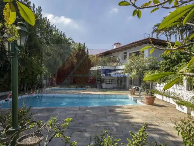 Casa / Sobrado para Venda em São Paulo/SP Morumbi 4 Quartos