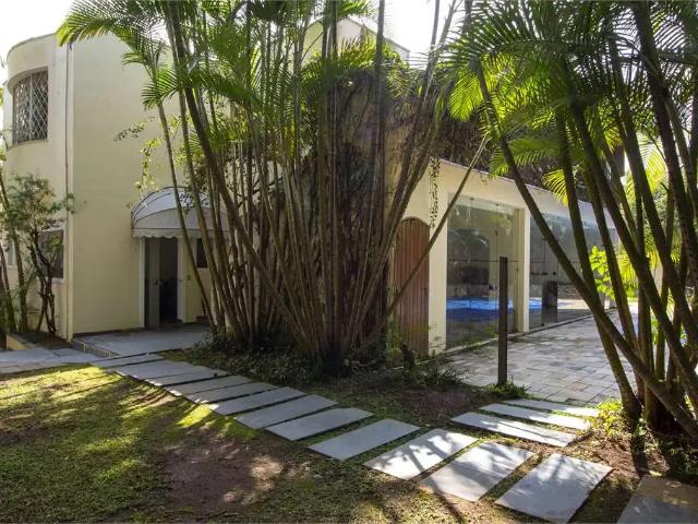 Casa / Sobrado para Venda em São Paulo/SP Morumbi 4 Quartos