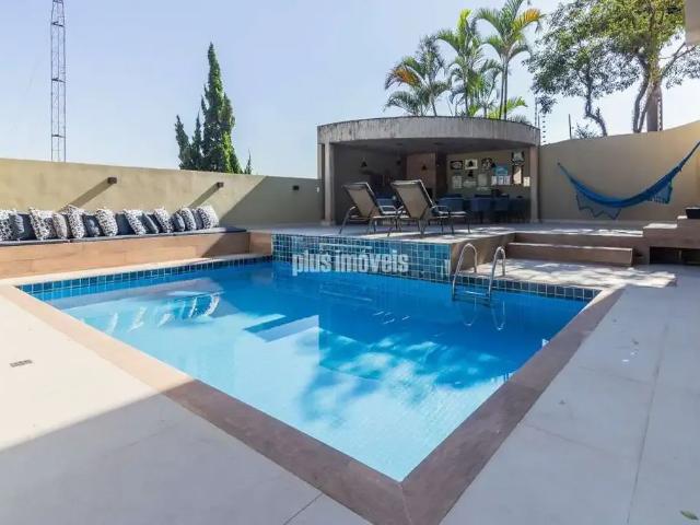Casa / Sobrado para Venda em São Paulo/SP Morumbi 4 Quartos