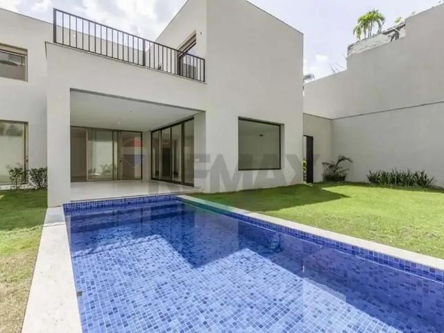 Casa / Sobrado para Venda em São Paulo/SP Morumbi 4 Quartos