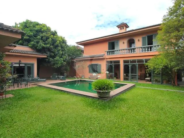 Casa / Sobrado para Venda em São Paulo/SP Morumbi 4 Quartos